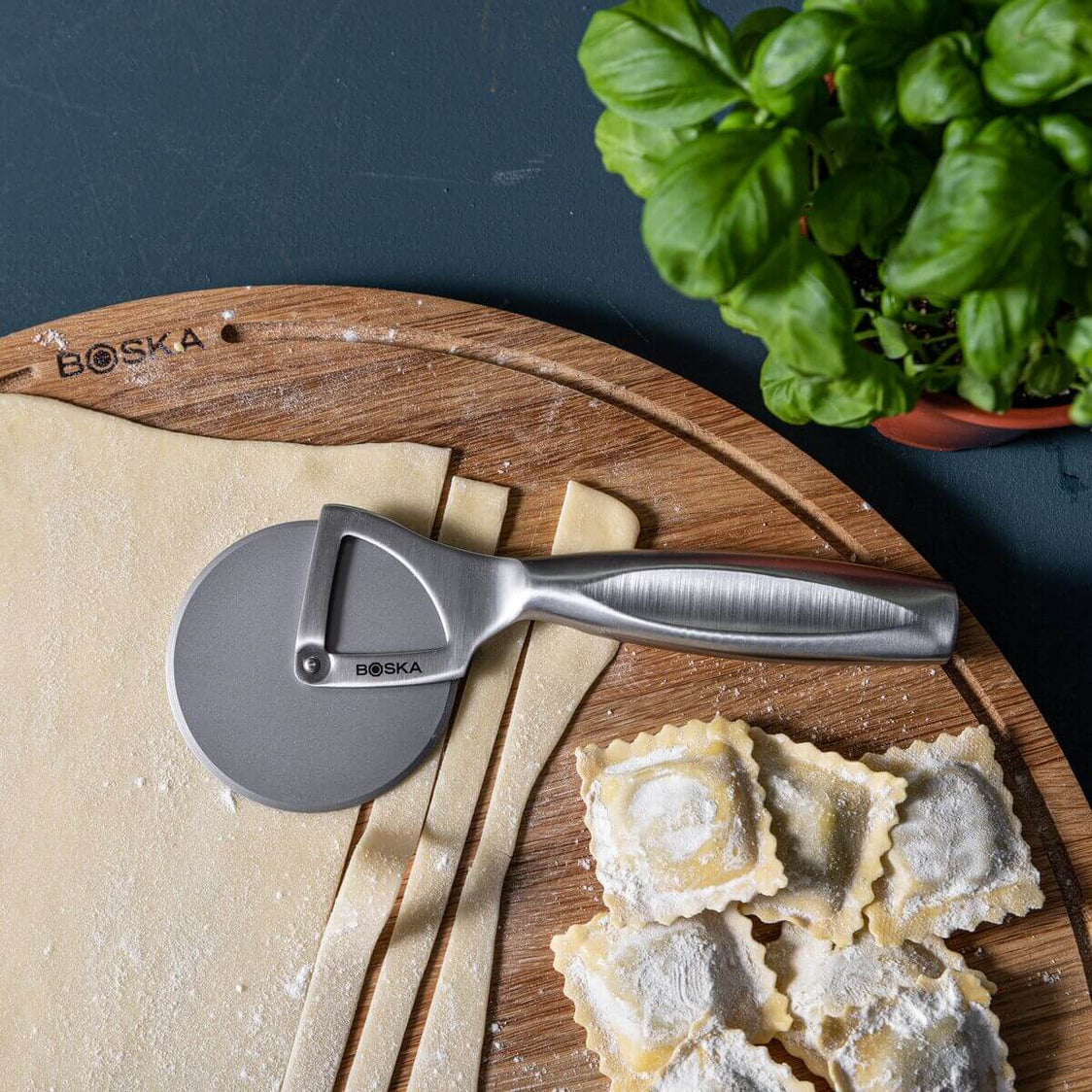 Pizza Cutter Monaco+: Sleek Design, Ergonomic | Stainless Steel Pizza ...